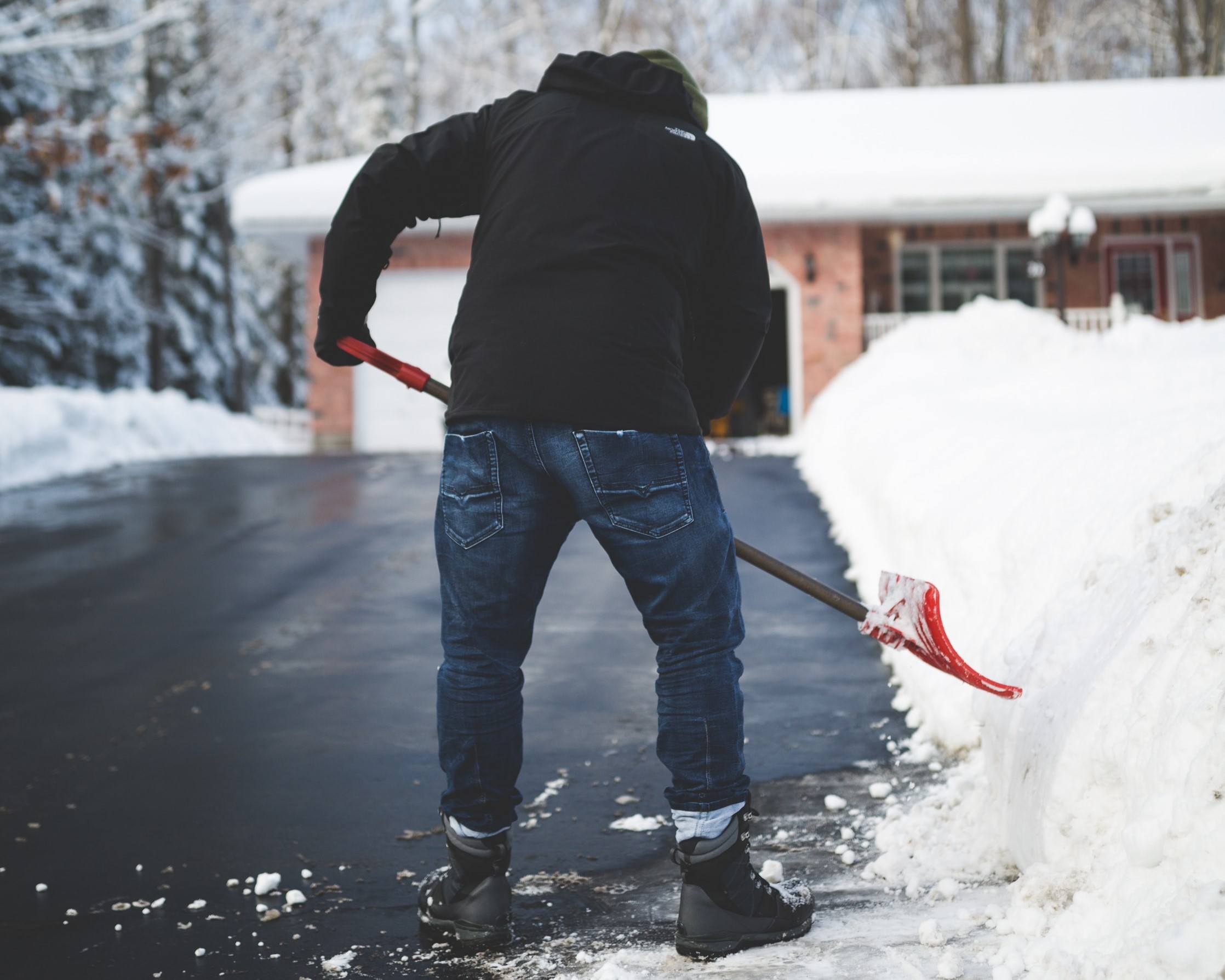 Conseils pour pelleter sans se blesser - Virage - Le magazine en ligne